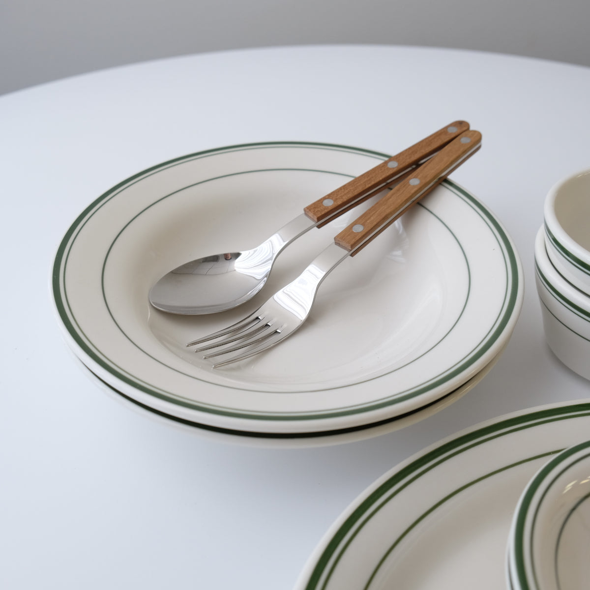 TUXTON Green Bay Pasta Set